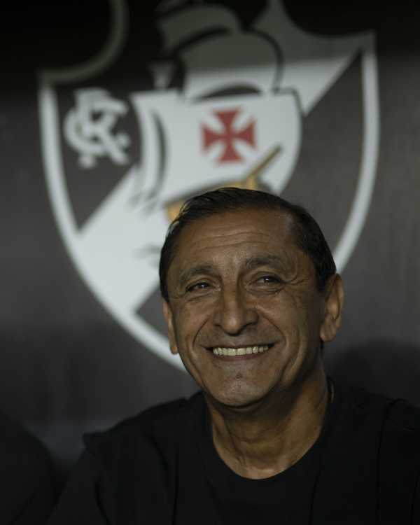 Ramón Díaz alcança melhor sequência desde que chegou ao Vasco veja