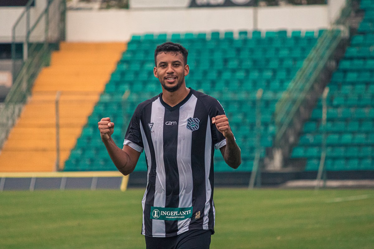 Manaus Contrata Zagueiro Rayne Ex Figueirense Manaus Ge
