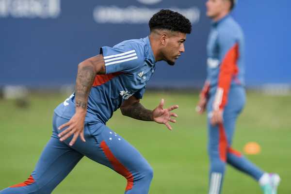 Machado fica no Cruzeiro Jogador comenta sobre o futuro após chance