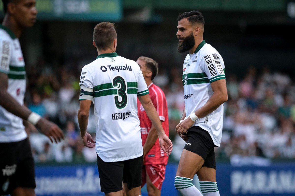 Coritiba chega ao terceiro jogo sem sofrer gols mas defesa mostra problemas para a Série A
