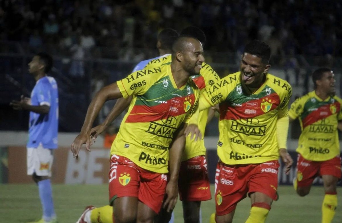 Dupla de ataque do Brusque vibra a classificação na Copa do Brasil Merecemos brusque ge