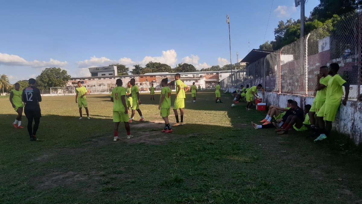 Rio Branco AC negocia empréstimo de três jogadores da base e sobe seis para profissional rio