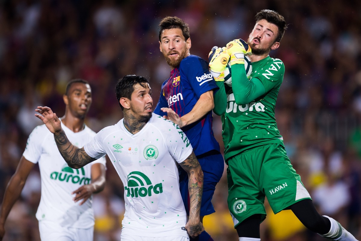 Novo goleiro do Paysandu já brilhou no Camp Nou diante do Barcelona de Messi e Suárez paysandu