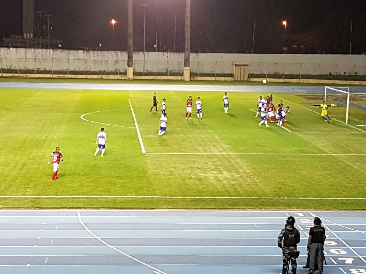 Eduardo brilha marca duas vezes e garante a vitória do Atlético AC
