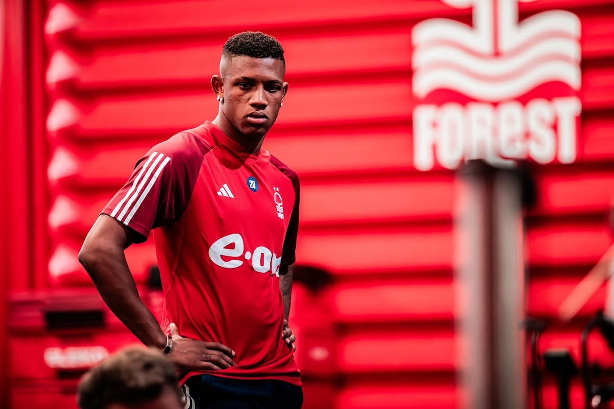 Danilo começa pré-temporada no Nottingham Forest sonhando com Seleção ...