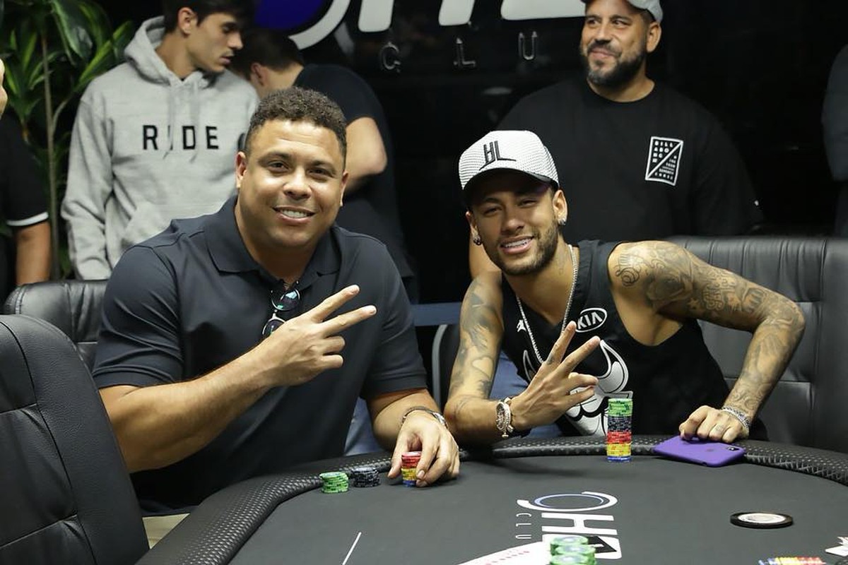 10 atletas brasileiros que se destacam no poker: Neymar, Ronaldo e mais