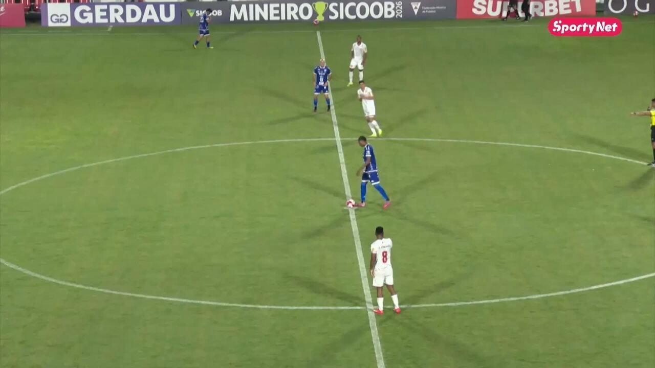 Aos 53 anos, atacante sai do banco, entra em campo e faz história | Ge