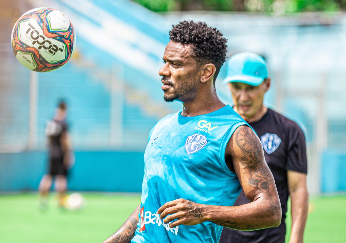 Provável titular, Paulo Roberto projeta o início do quadrangular ...