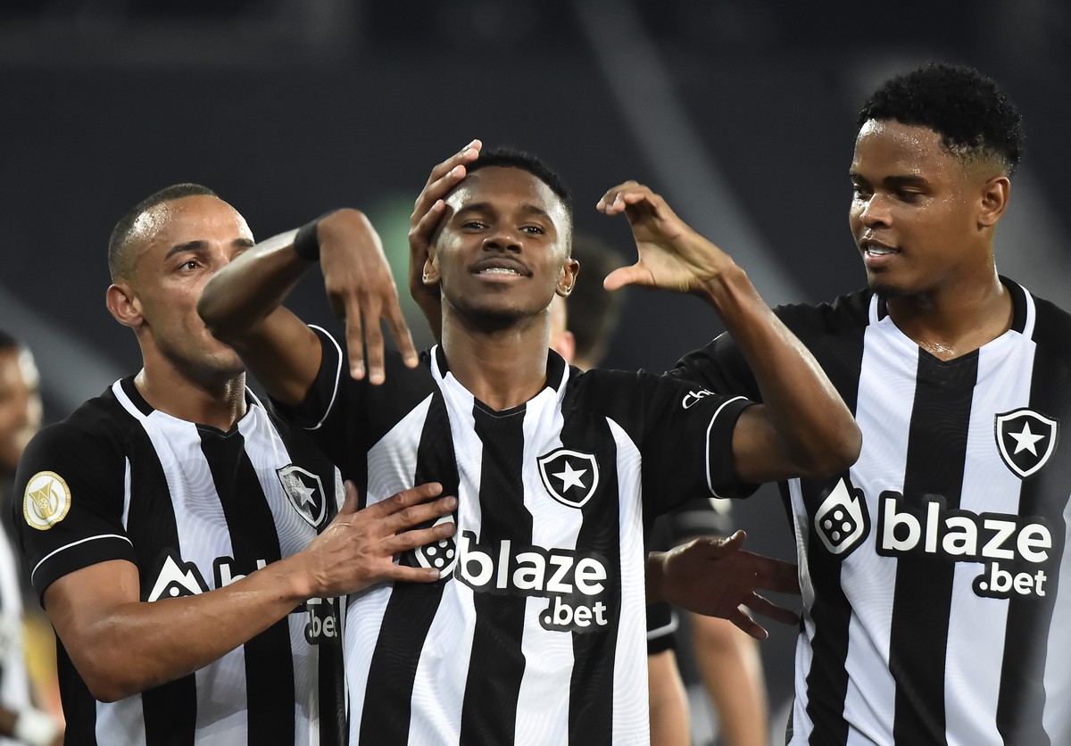 Botafogo anuncia contratação de Jeffinho | botafogo | ge