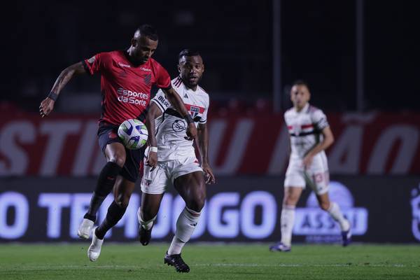 Athletico sai na frente, mas leva virada e perde do São Paulo ...