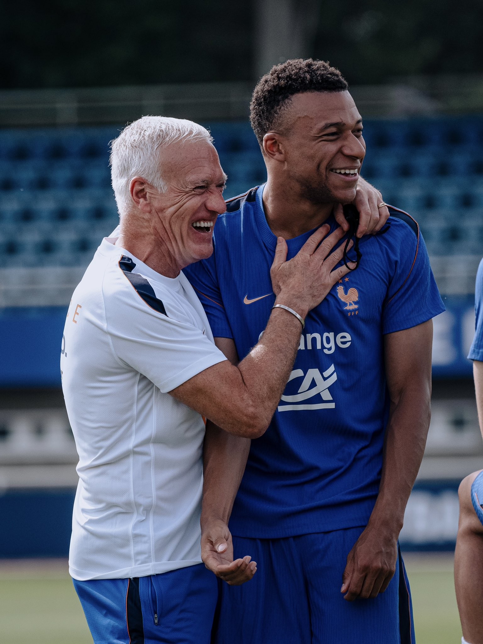 Mbappé e política: Deschamps defende posicionamento do atacante | Ge