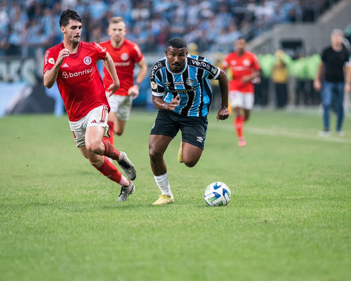 Cuiabano estreia pelo Grêmio no Brasileirão em vitória no Gre-Nal e ...