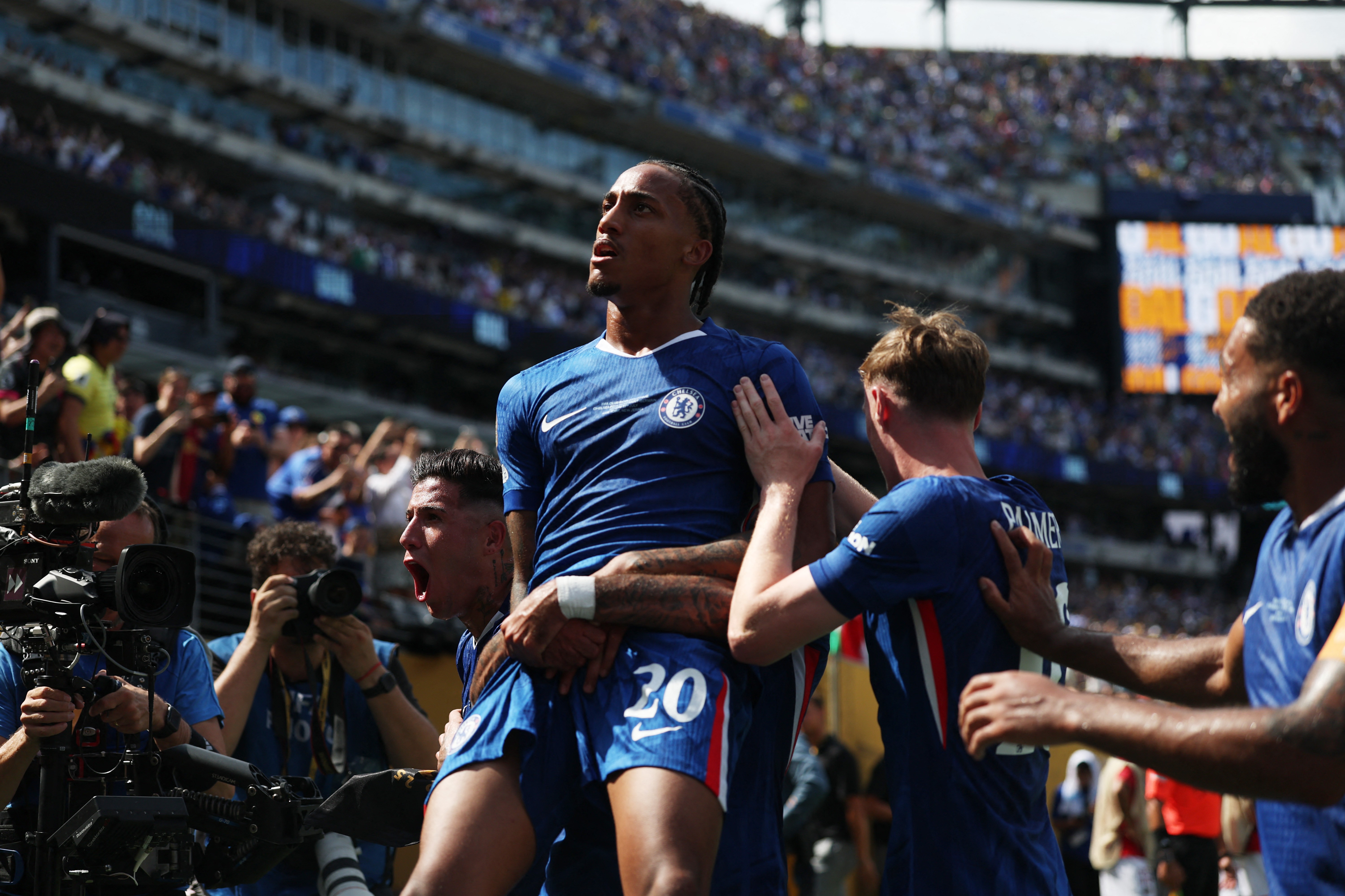 João Pedro se emociona com título e explica confusão em Chelsea x PSG: "Não souberam perder"