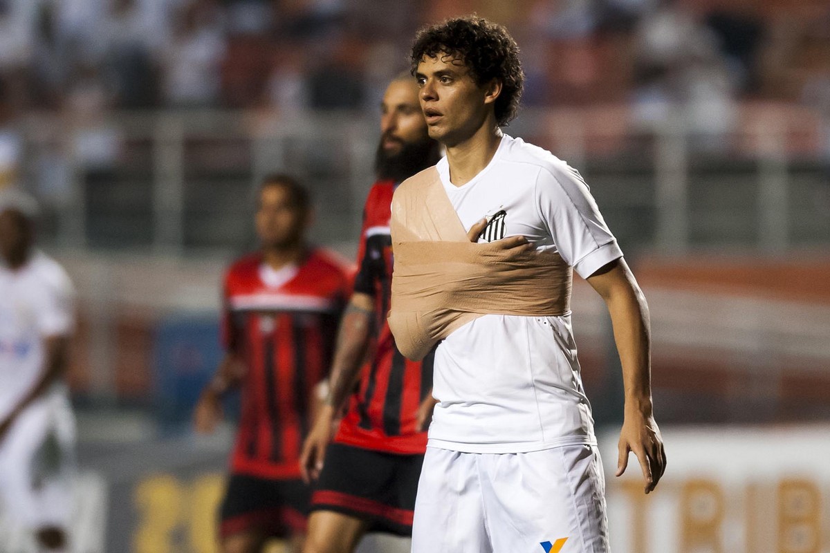 Vaias, apoio e braço amarrado: Victor Ferraz tem noite dramática pelo ...