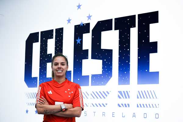 Cruzeiro anuncia Vantressa Ferreira, ex-treinadora do Atlético-MG ...