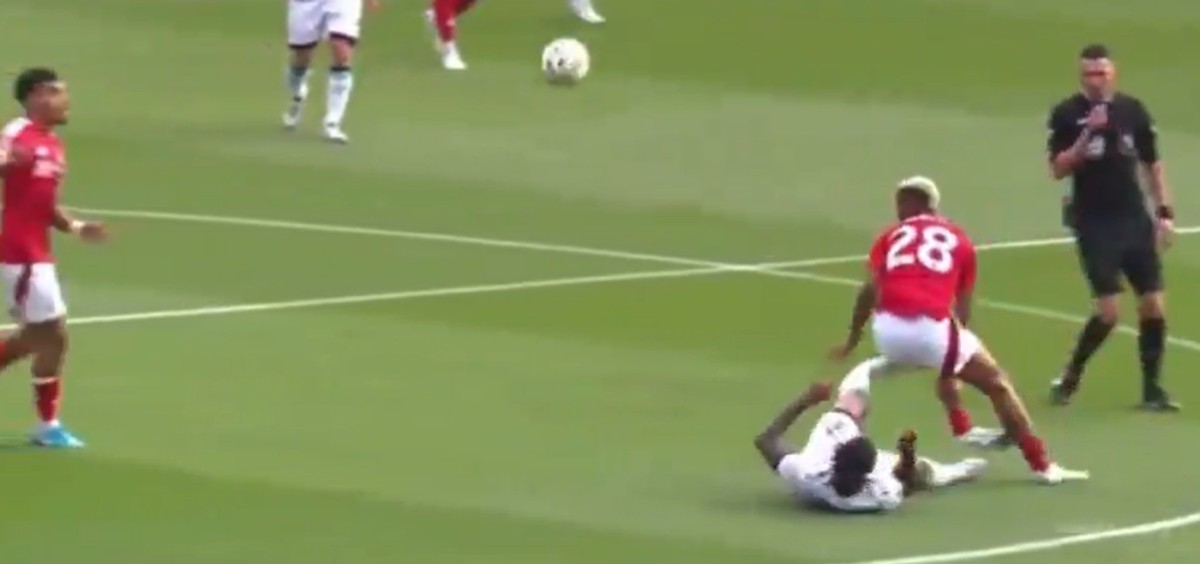 Danilo, ex-Palmeiras, sofre grave lesão em jogo do Forest; imagens ...