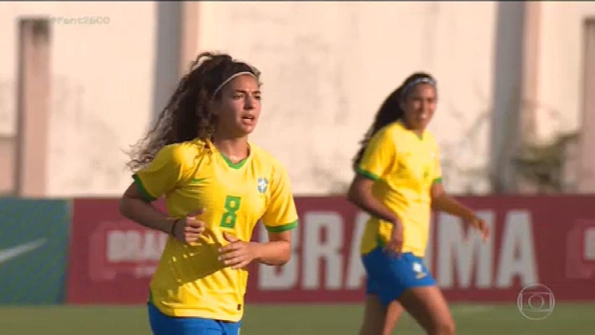 Da infância nos EUA ao 1º gol na seleção: a história de Angelina ...