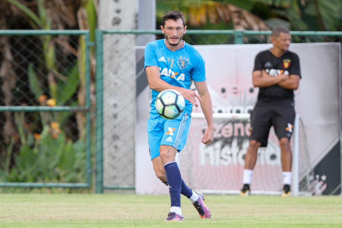 Sander volta aos treinamentos e está liberado para a estreia do Sport ...