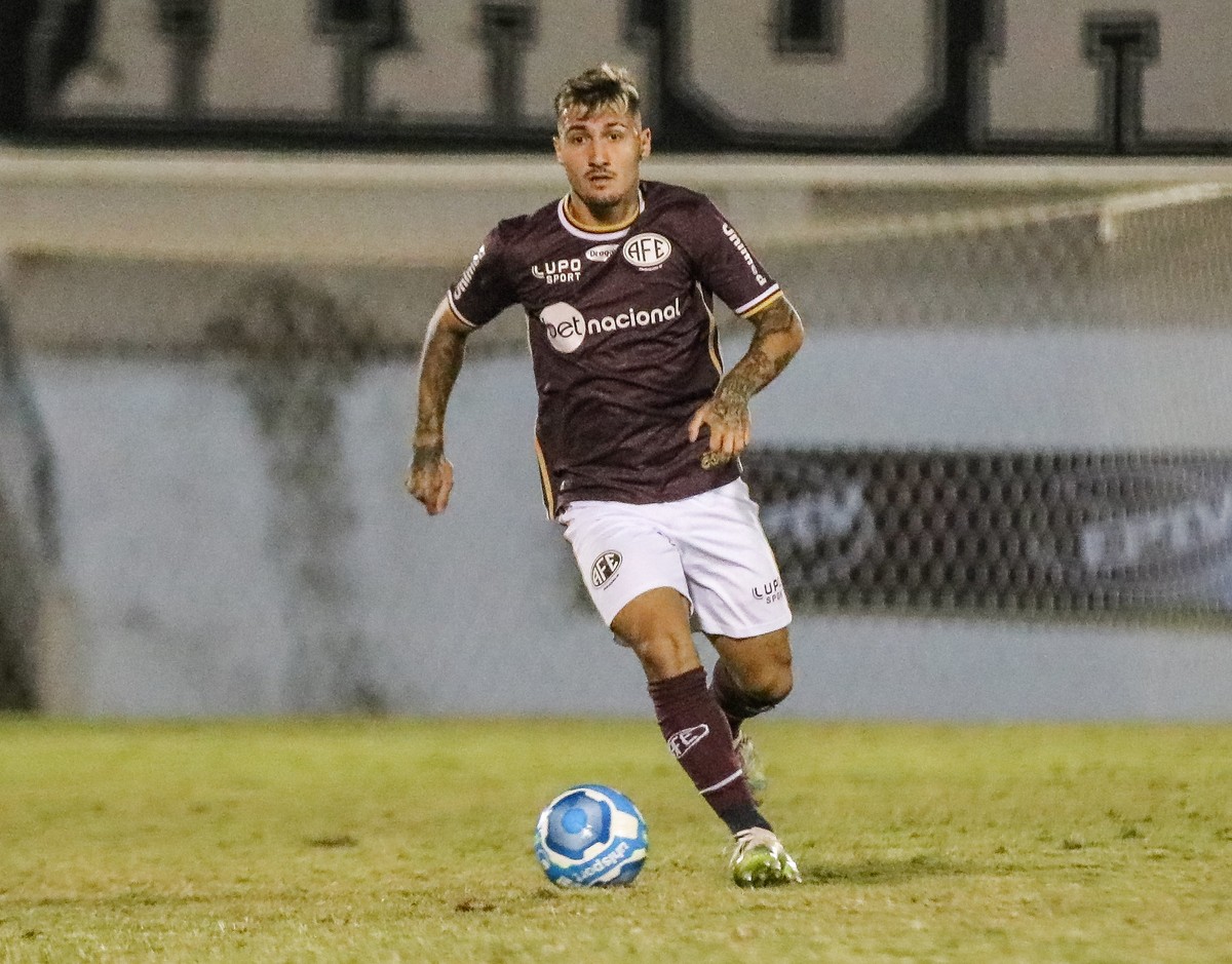 Duas assistências e goleada: Thomaz comemora 1ª vez como titular da ...