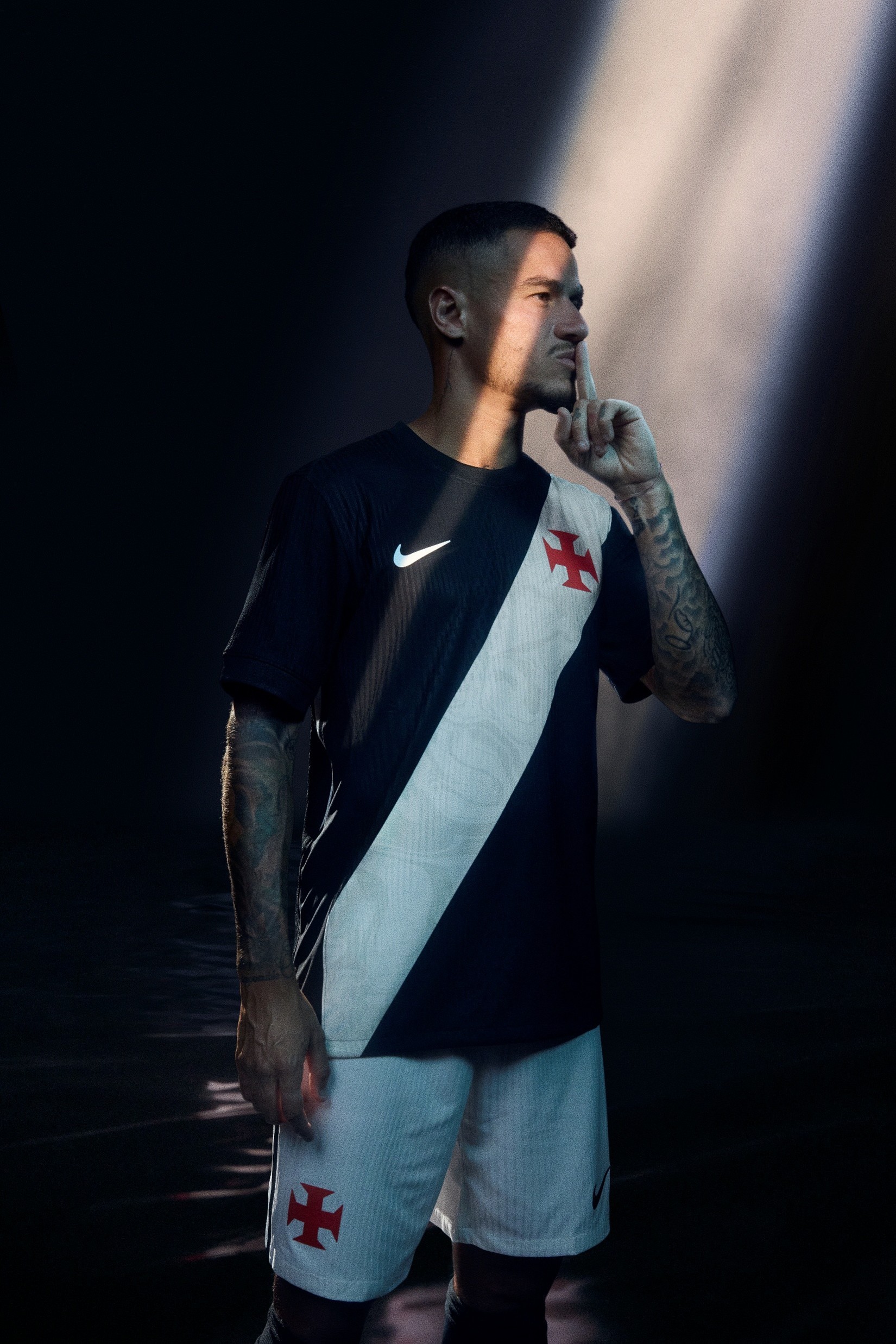 Vasco e Nike lançam novo uniforme para 2026; veja fotos | Ge