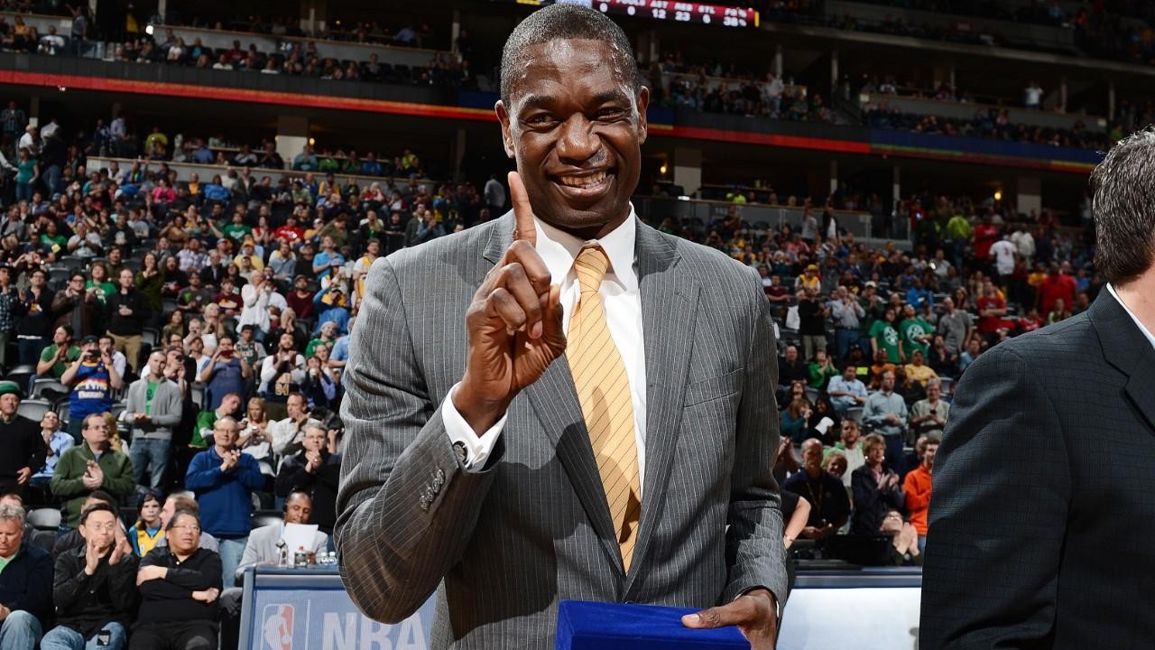 Dikembe Mutombo, lenda da NBA e membro do Hall da Fama do basquete ...