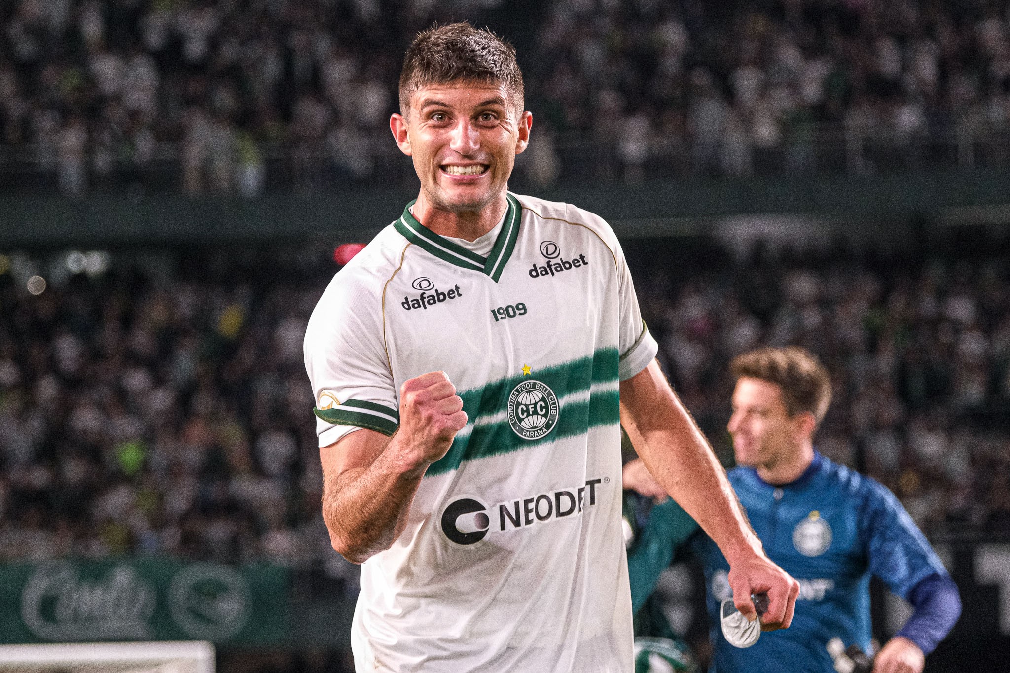 Coritiba e Fortaleza negociam troca de zagueiros: Kuscevic por Marcelo ...