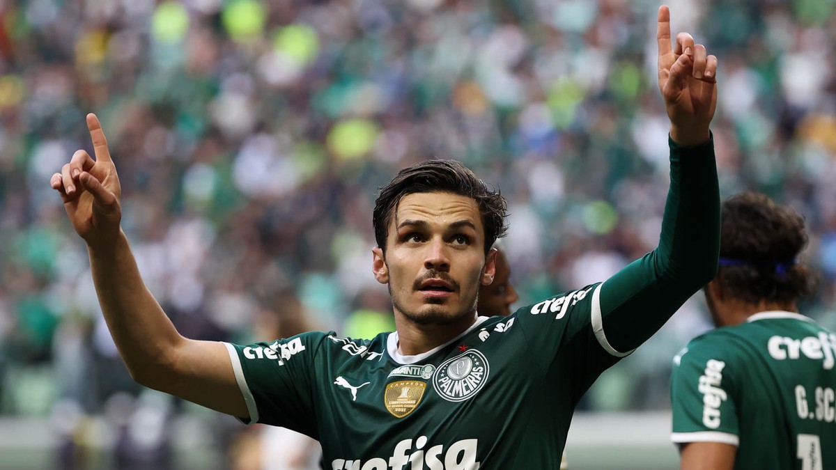 Raphael Veiga Celebra Marcas Pelo Palmeiras E Diz Que Ainda Sonha Com