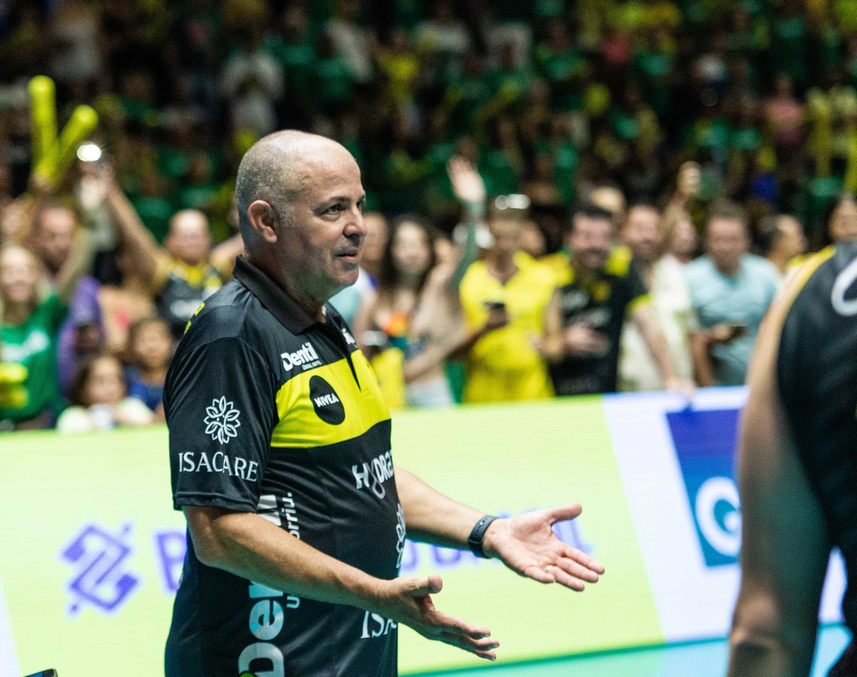 Praia Clube reformula elenco e muda mais de 70% do time para a nova ...