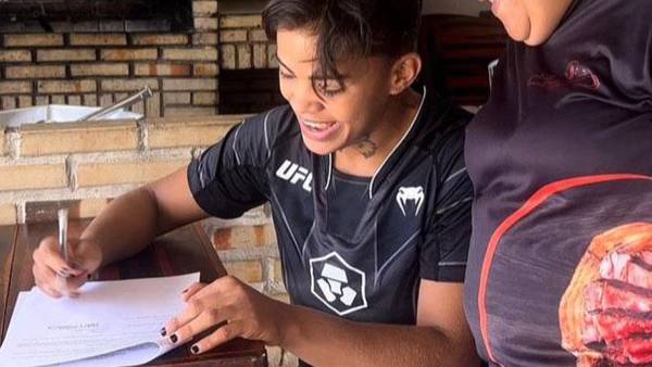 Com duas vitórias seguidas, cearense Iasmin Lucindo renova com o UFC ...