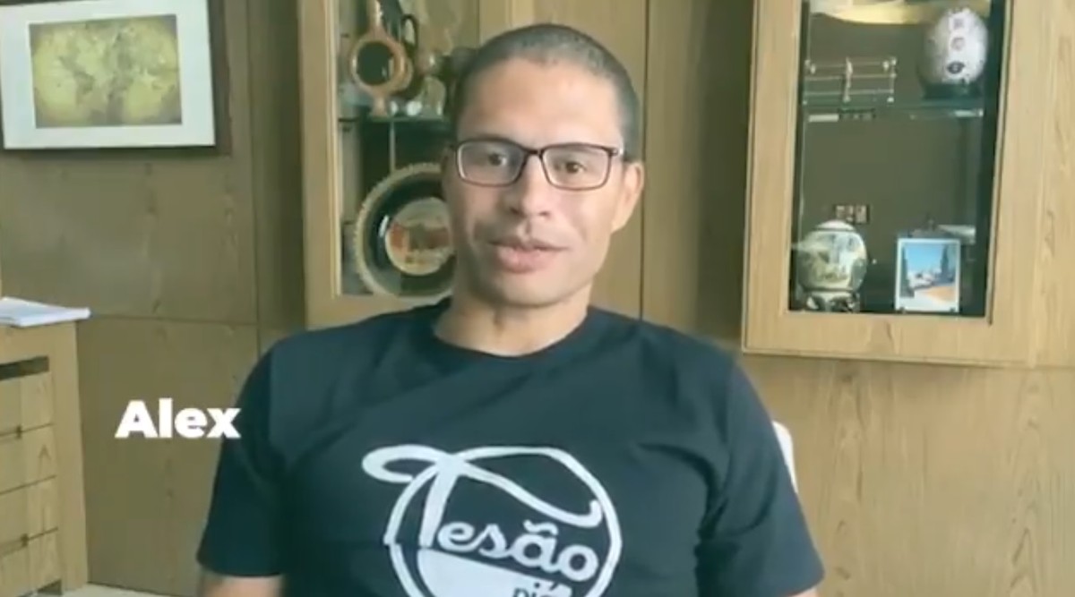 Resgate das triangulações e olhar para o ser humano: as ideias de Alex ...