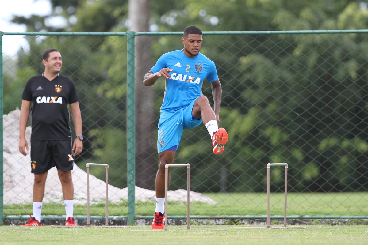 De contrato renovado, Anselmo cita importância da pré-temporada no ...