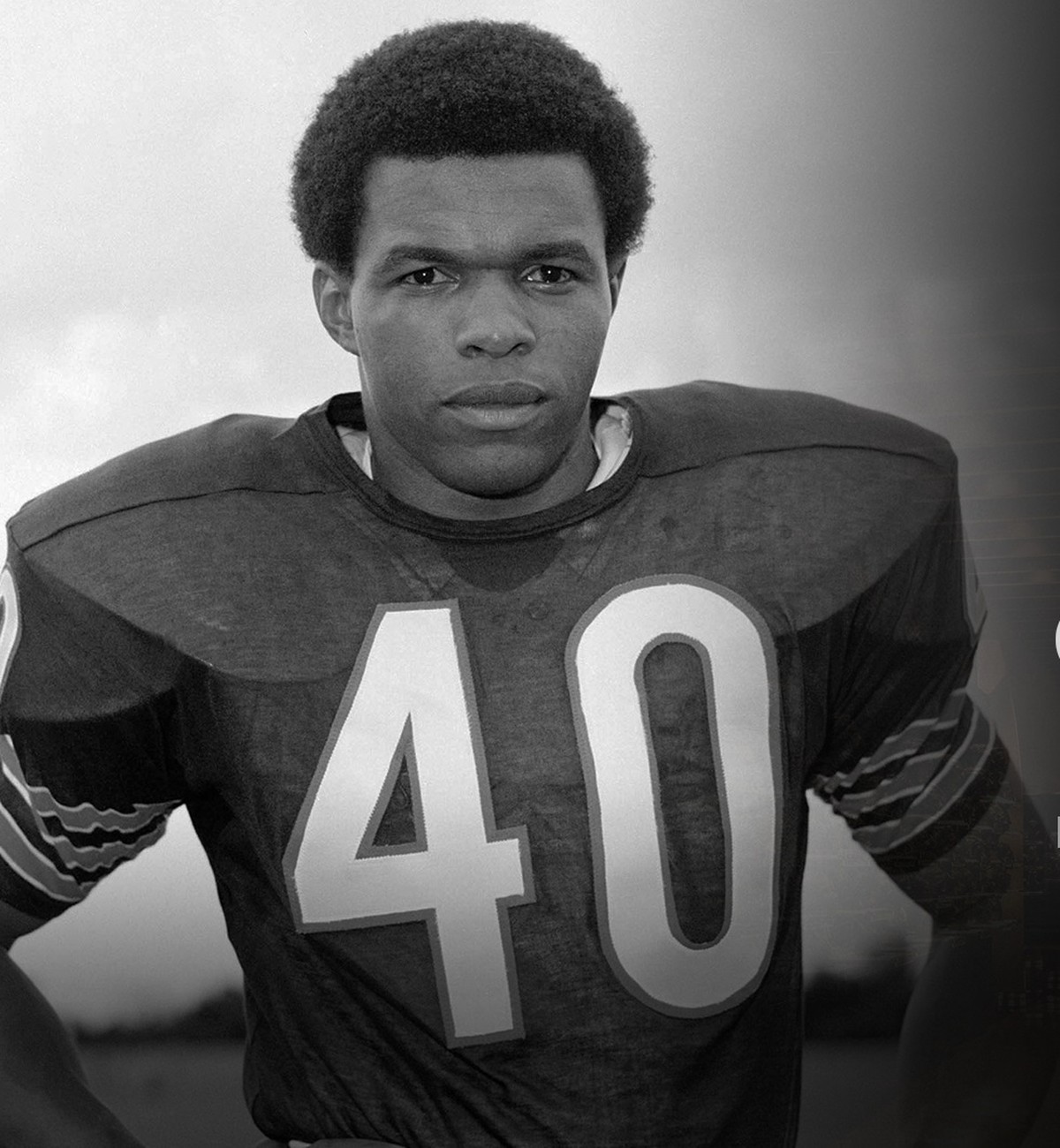 Morre aos 77 anos Gale Sayers, astro da NFL que virou inspiração para ...