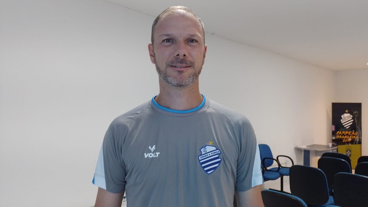 Vinícius Bergantin chega ao primeiro mês no comando do CSA; veja o ...