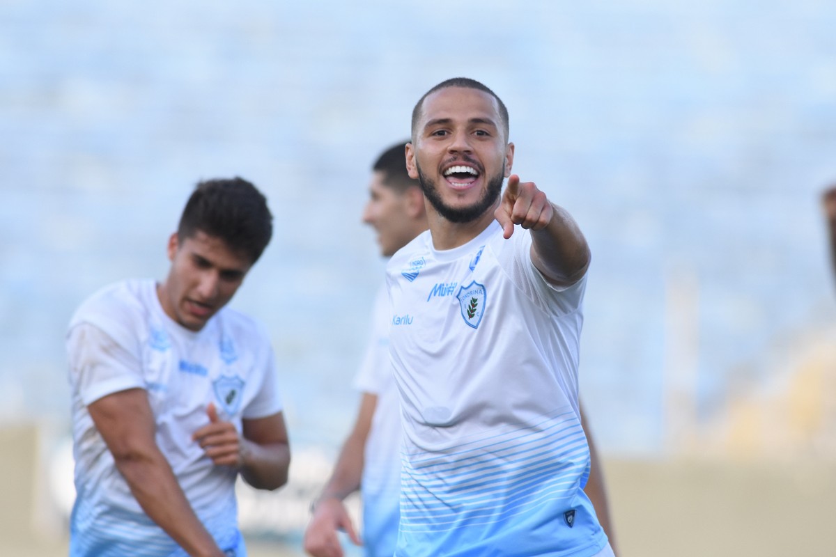 Marcondes comemora ano de superação no Londrina e busca manter ...