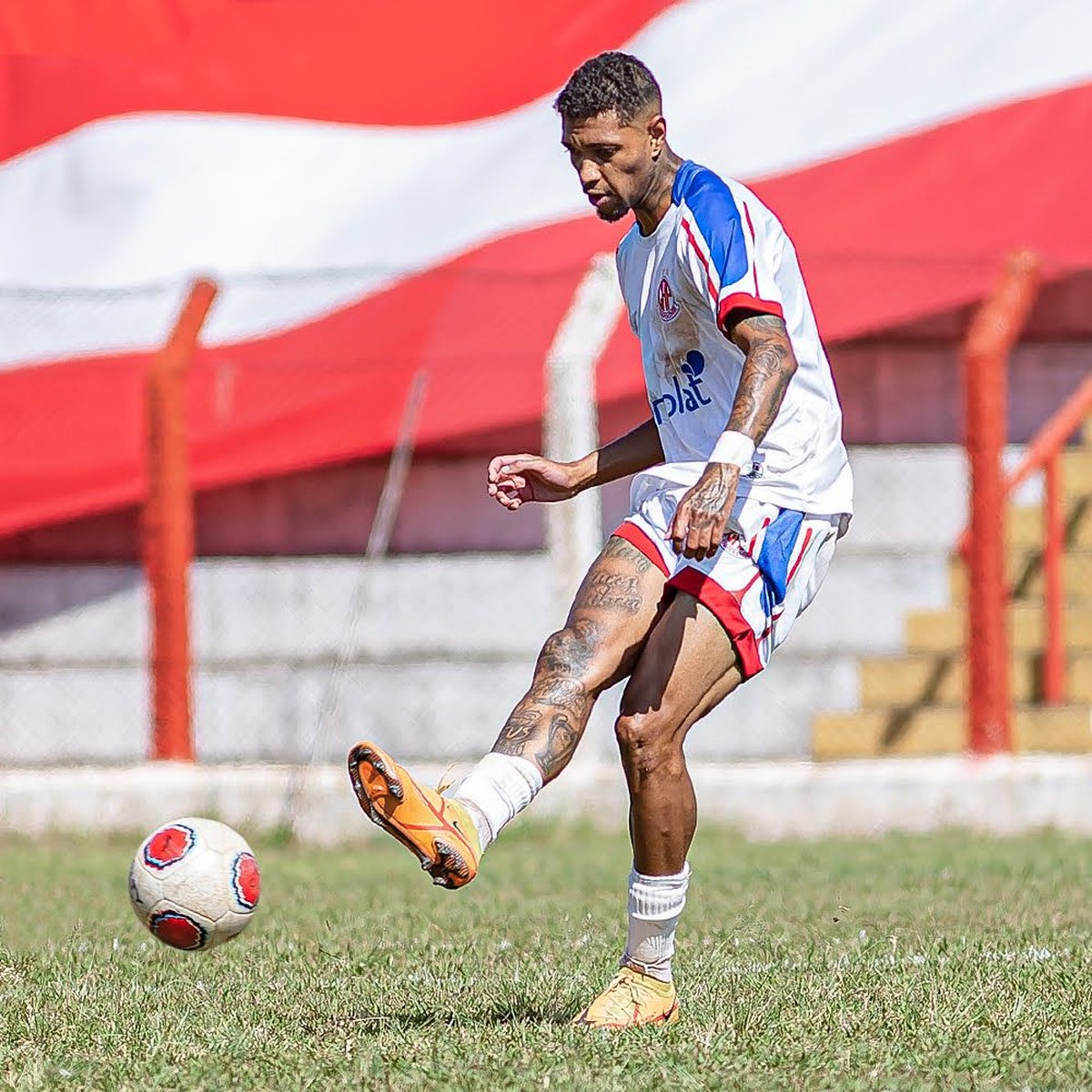 Manauara acerta com o volante Vinícius Eduardo, ex-Penapolense, para o ...