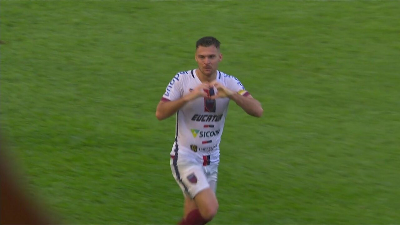 Depois de assistência para gol, Léo Teles sonha com Toledo campeão em "arena de Copa do Mundo" | Ge
