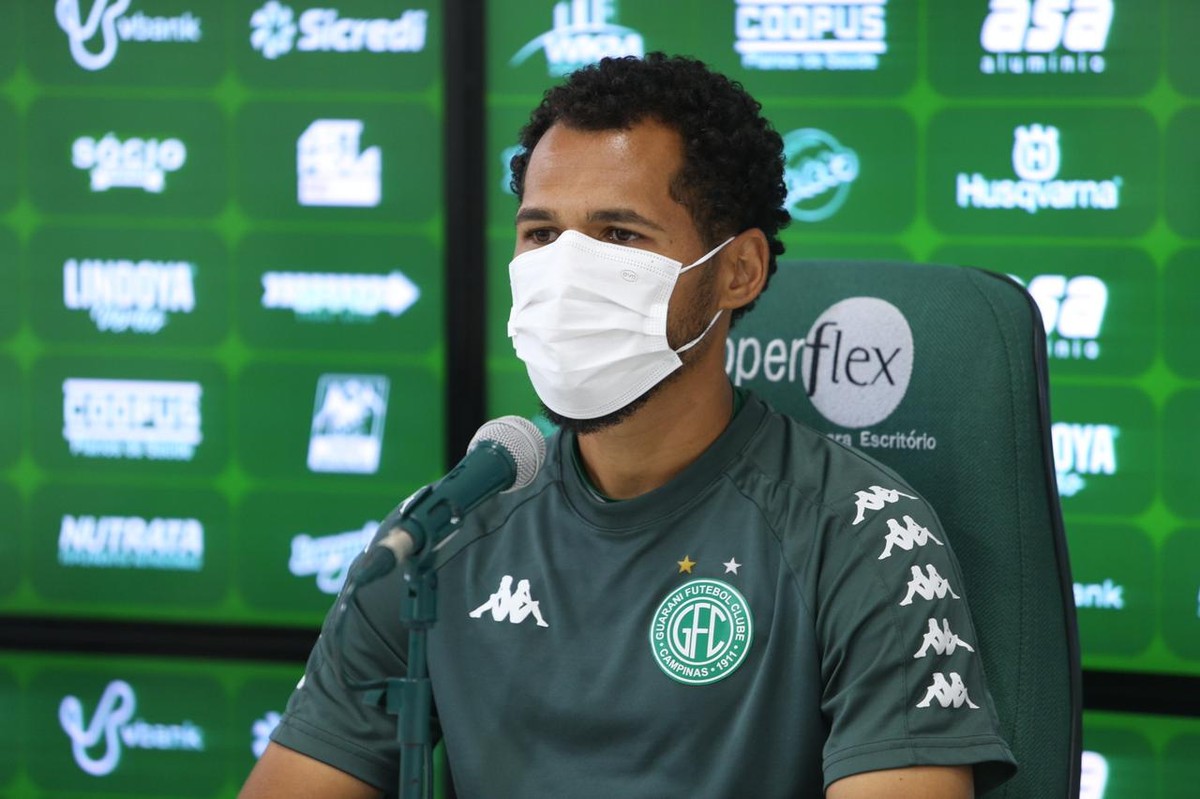 Bruno Silva fala sobre titularidade e brinca com gol "marcado": "Um ano ...