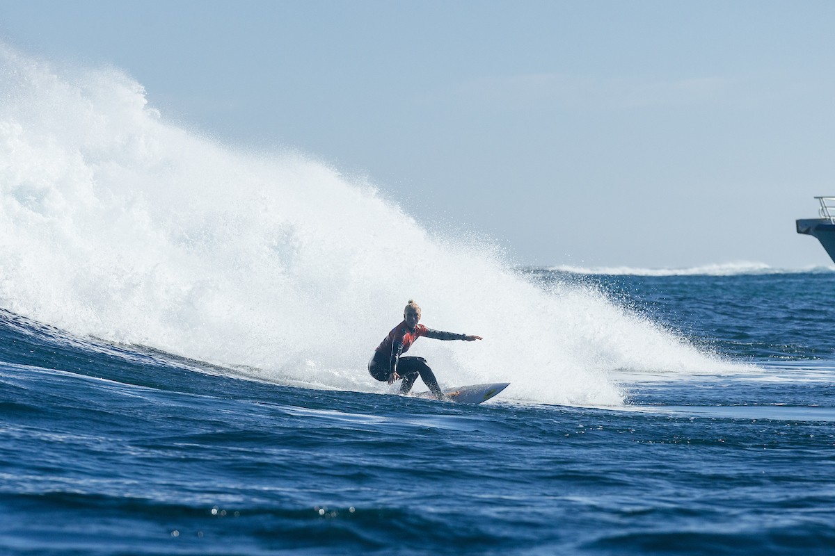 Tati West fica em 2º no round de abertura e vai às oitavas em Margaret ...