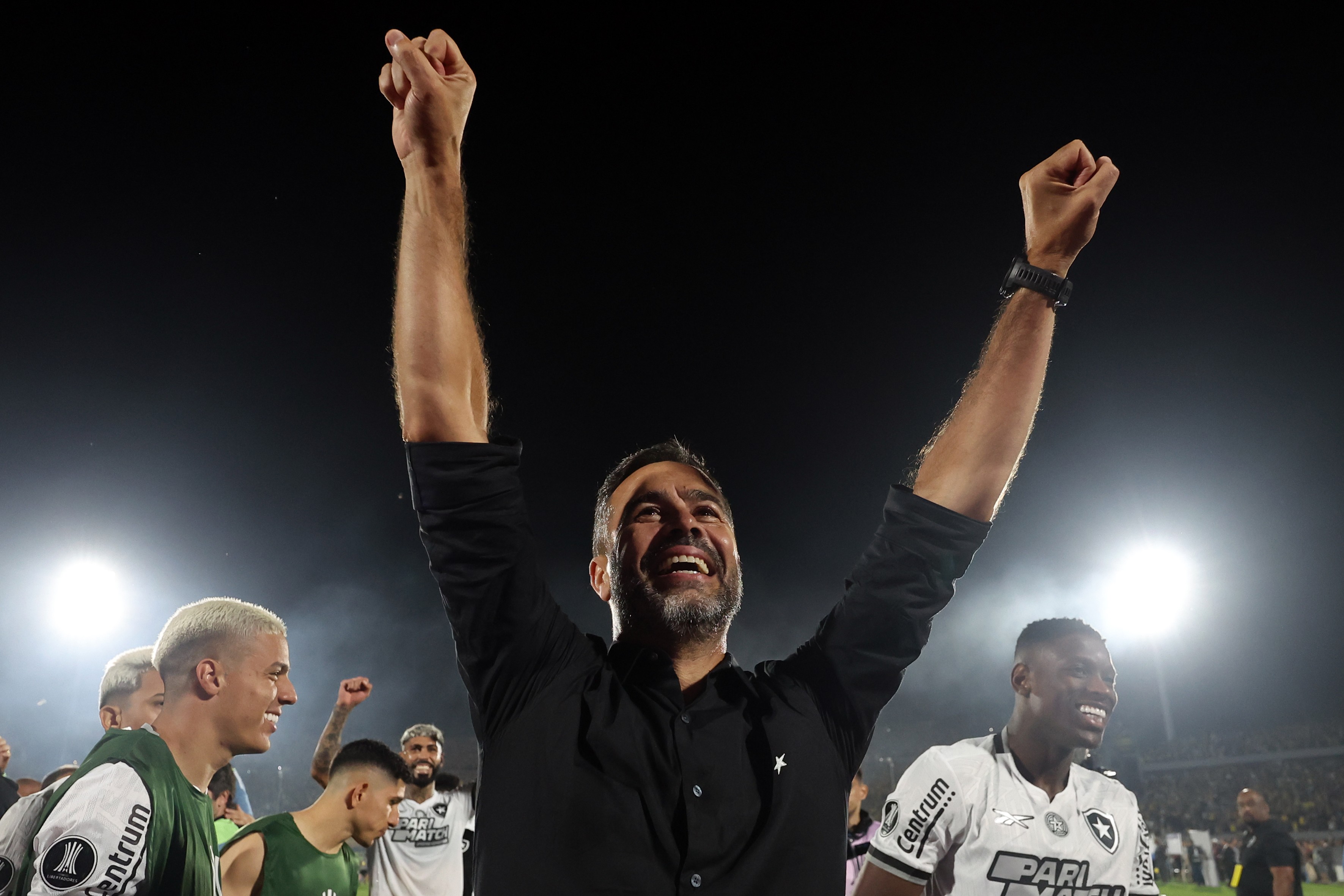 "Botafogo se encontra com a história": clube é destaque na imprensa ...