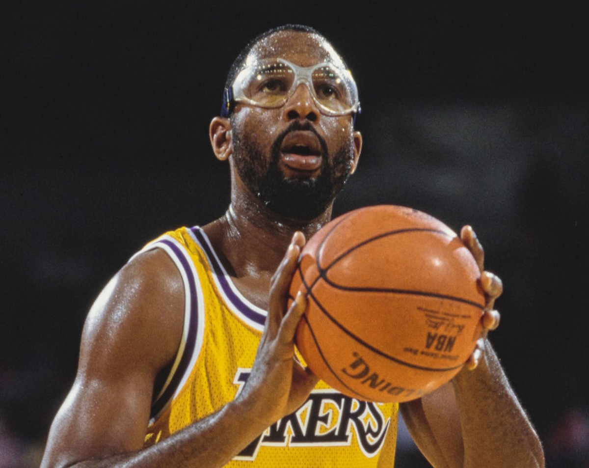 James Worthy é confirmado na "casa virtual" da NBA | nba | ge