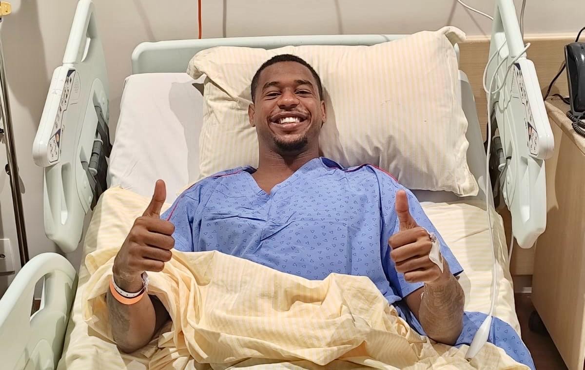 Dudu, do Vitória, passa por cirurgia na coluna em São Paulo | Ge