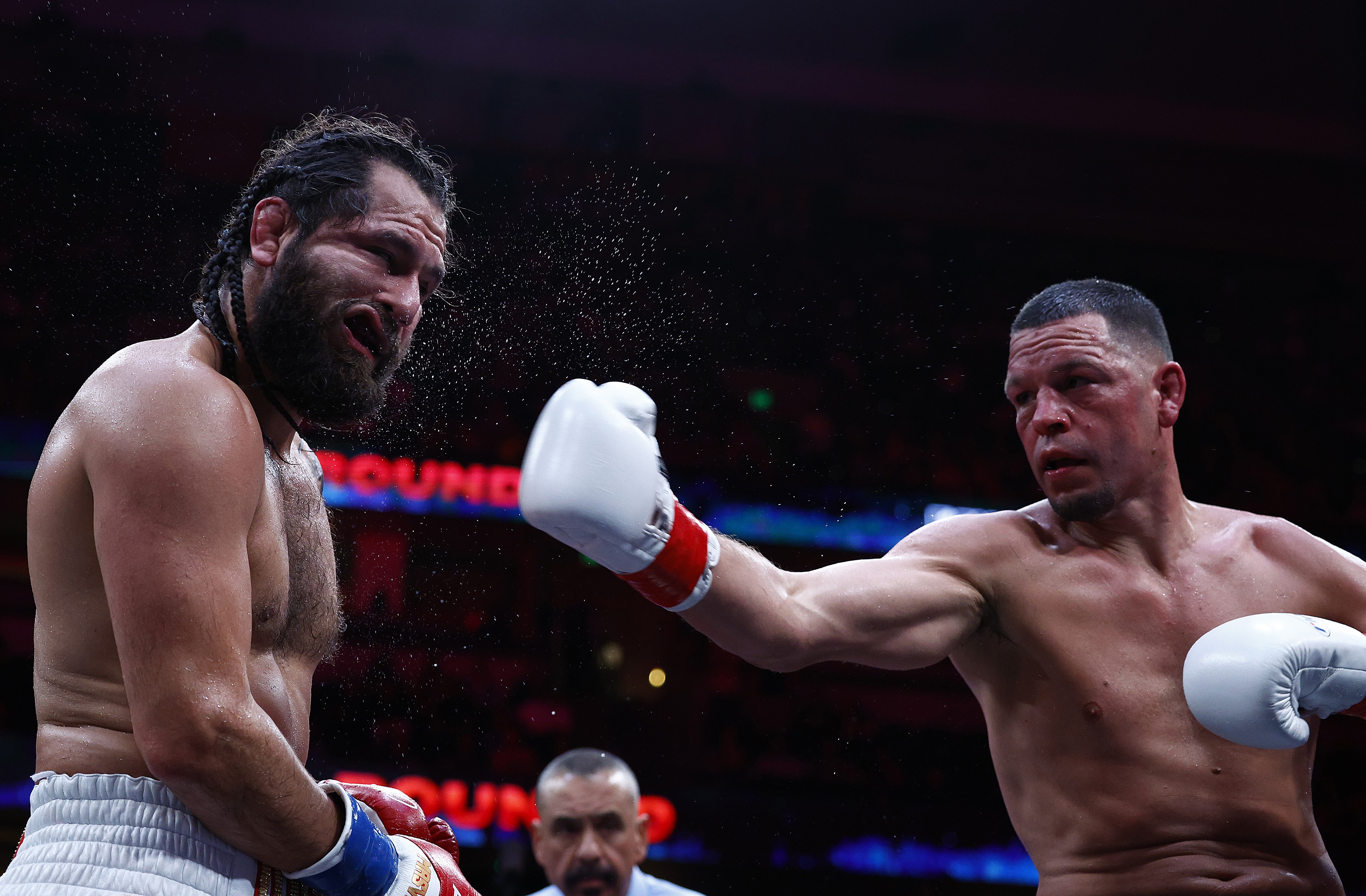 Nate Diaz processa organização por calote de US$ 9 mi em luta de boxe | Ge