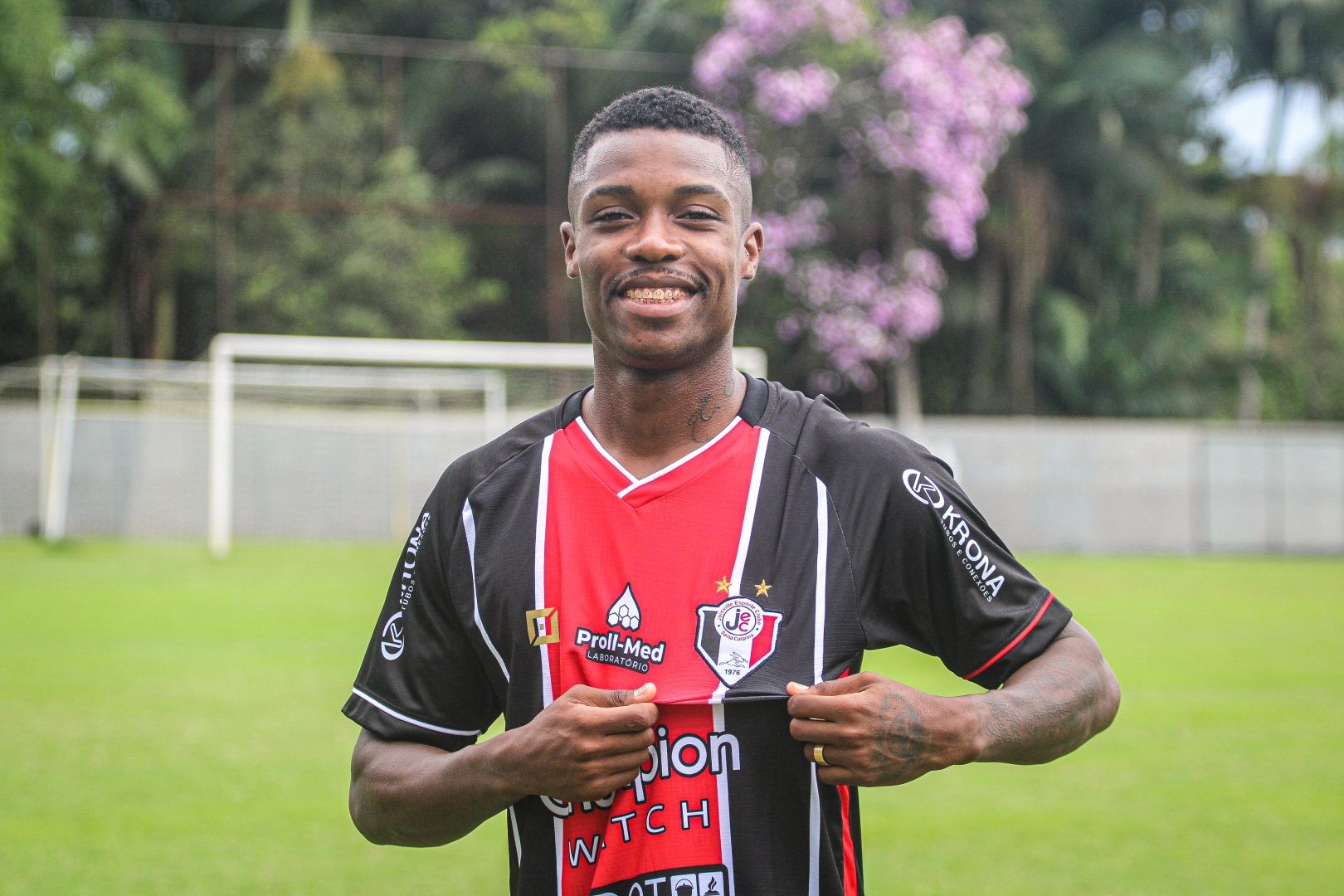 Figueirense anuncia contratação do volante Gledson | figueirense | ge