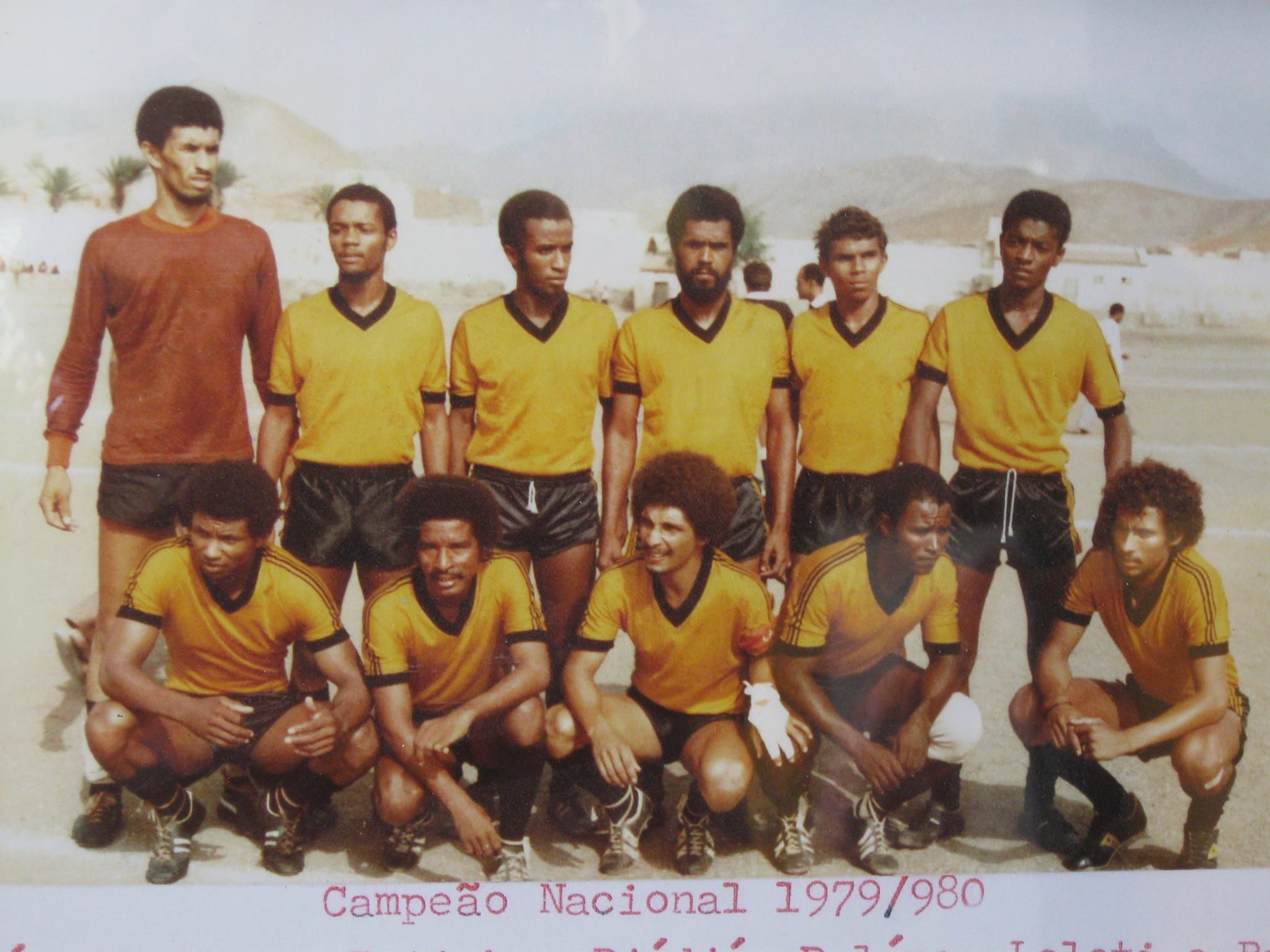 Cabo Verde, classificado pela primeira vez para a Copa, tem equipes ...