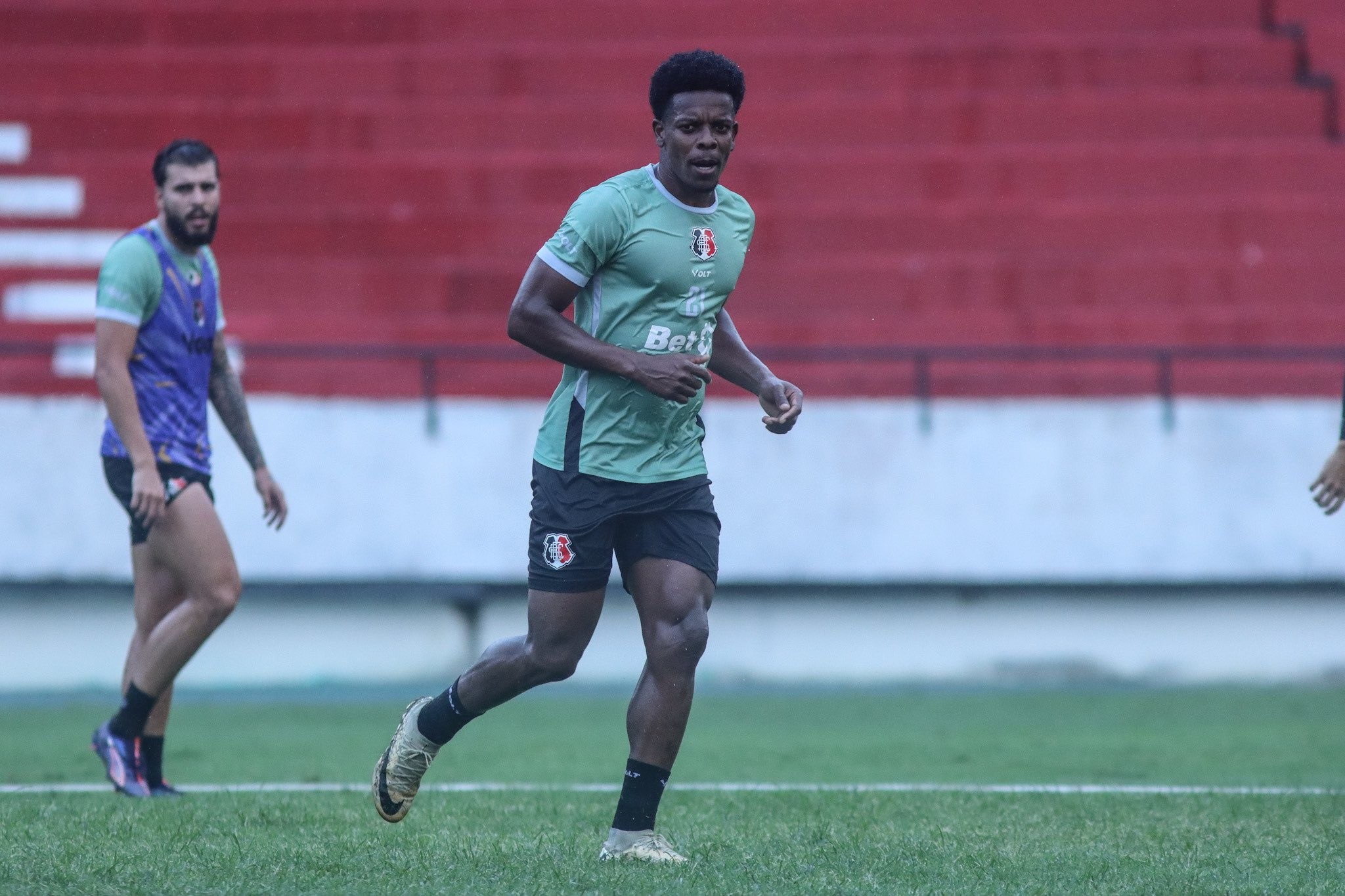 Santa Cruz anuncia renovação com Wagner Balotelli e duas saídas | Ge