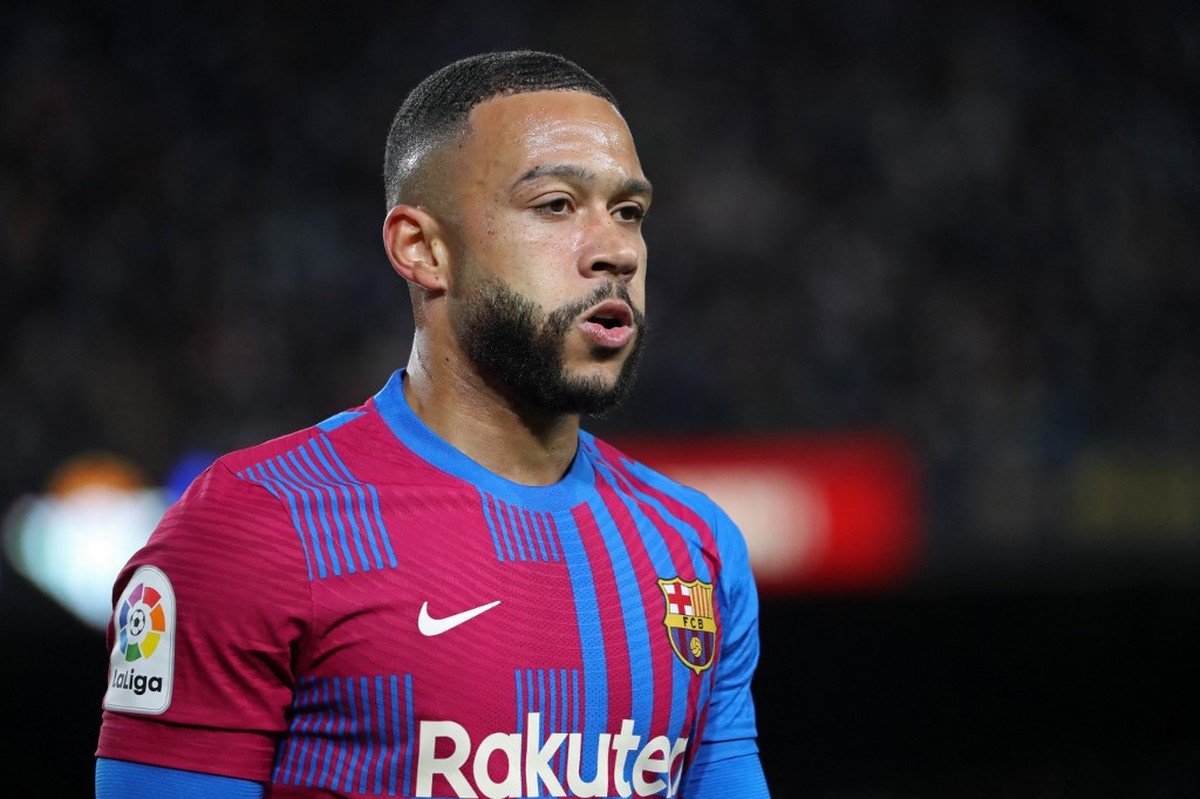 Depay pede para deixar o Barcelona e negocia rescisão de contrato ...