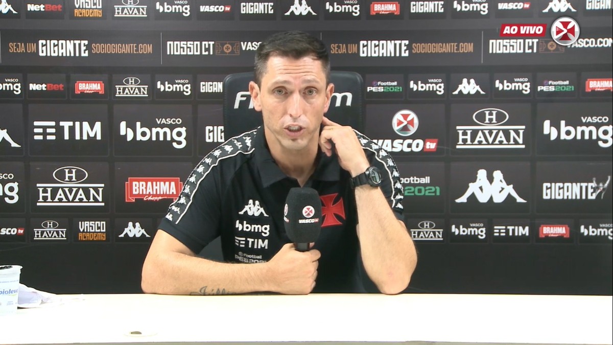 Siston lembra inexperiência do Vasco, mas cobra reação: "Tem que jogar ...