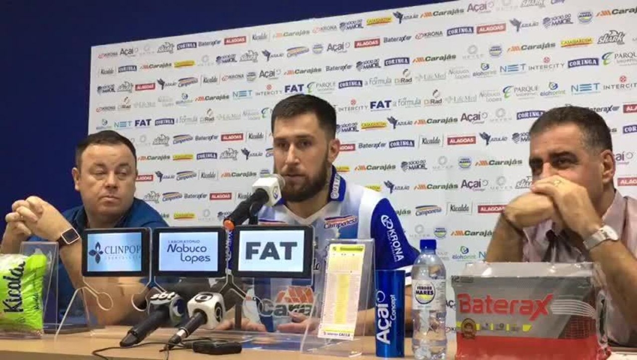 Jonatan Gómez é apresentado, diz estar pronto para estrear e brinca ...