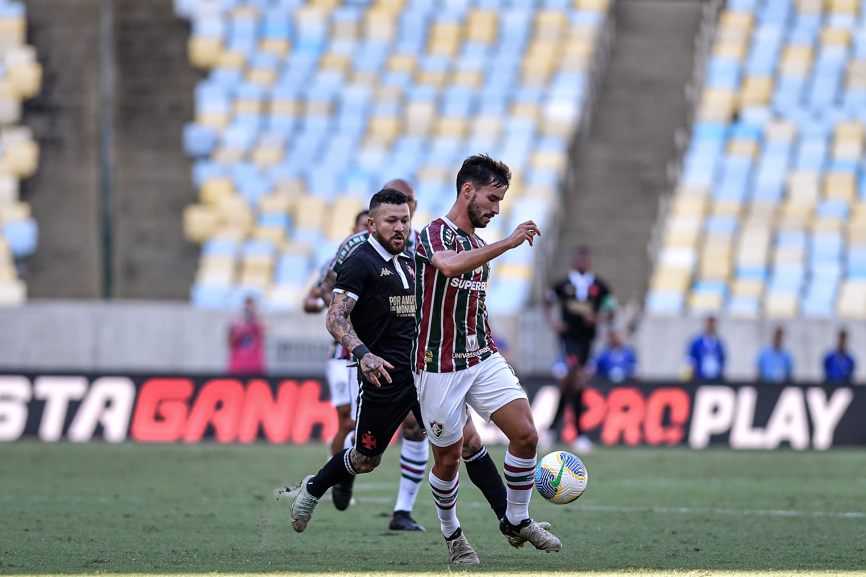 Fluminense volta a vencer clássicos após 13 jogos e evita pior ...