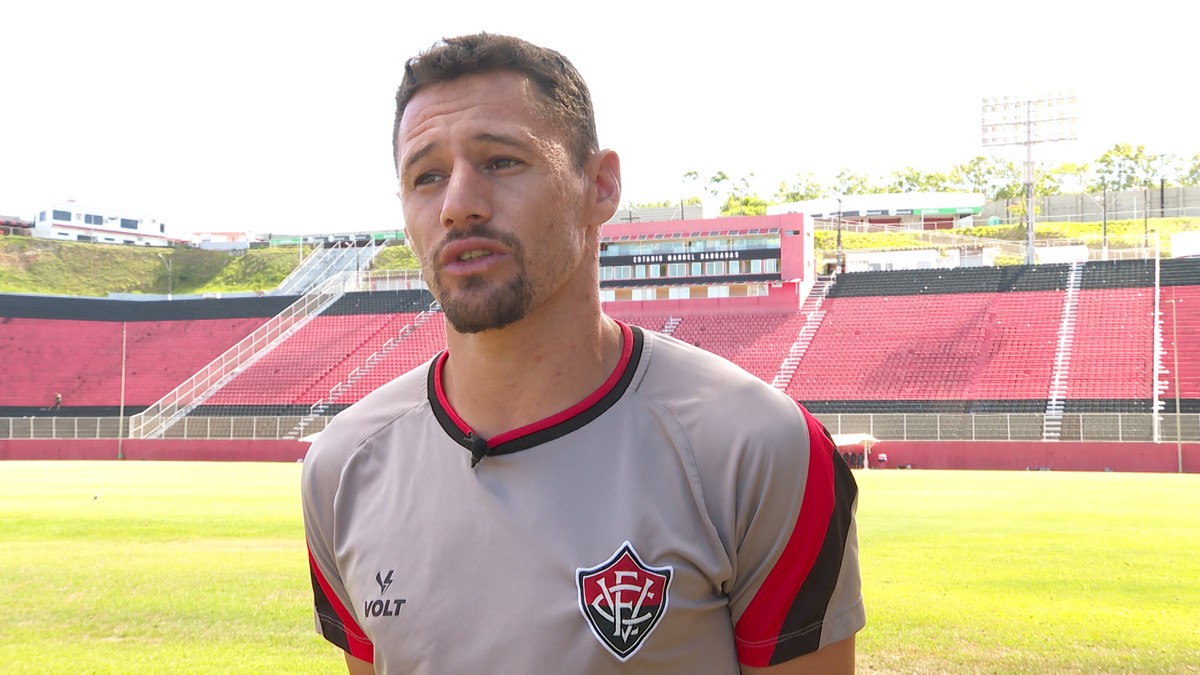 Dibble avalia adaptação no Vitória, mostra confiança em recuperação e ...